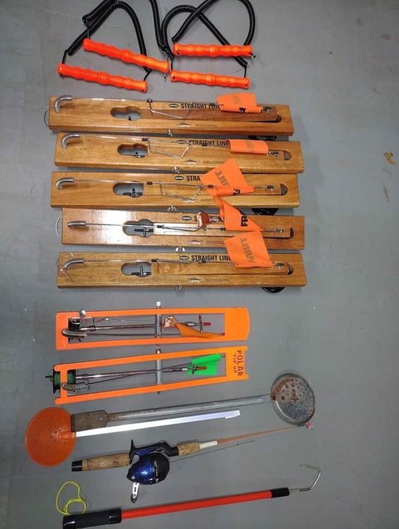 FS: ICE FISH EQUIPMENT