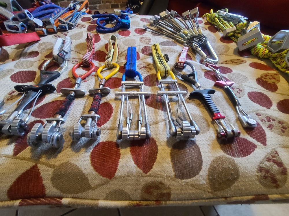FS: Trad gear, shoes 42, Nylon slings, and type C harnesses