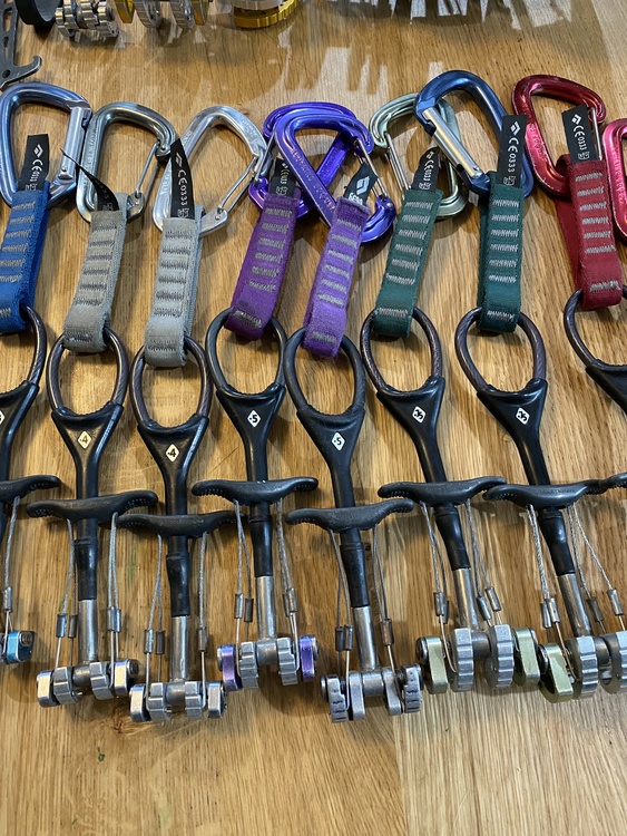 C4s C3s Rack Aliens Nuts Friends Random Aid Gear Slings Biners Jumars ...