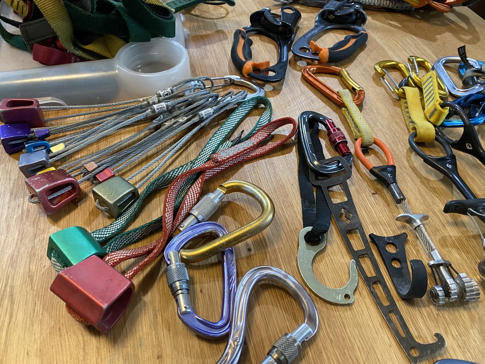 C4s C3s Rack Aliens Nuts Friends Random Aid Gear Slings Biners Jumars ...