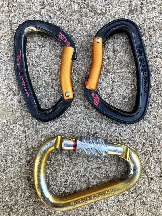 FS: Ascender, “Stay Open” carabiner, MiniWires, Gi-Gi, OG Gold Attaché ...