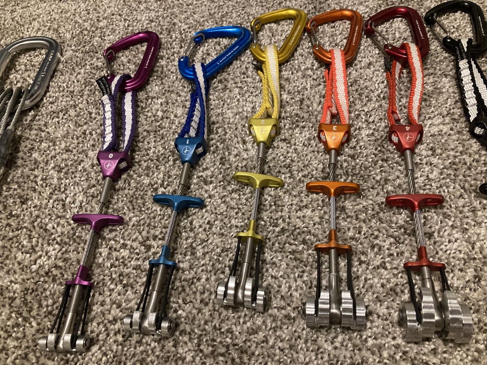 FS: Single Set Cams #0-#3 w/ Racking Biner + Stoppers