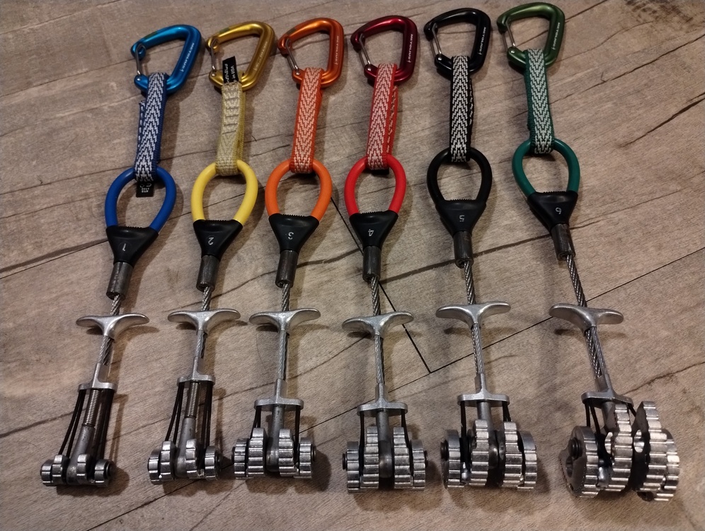 FS: Racks on Racks (C4s fist size, thumbloop master cams 1-6) Metolius ...