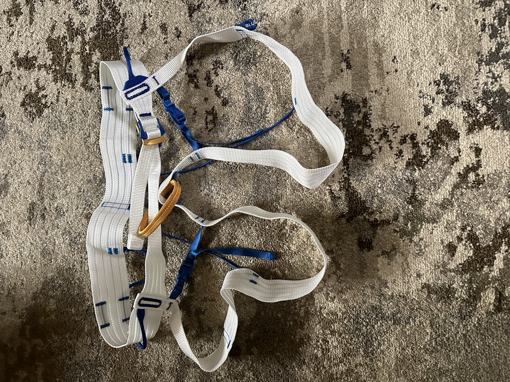 FS: Mountaineering Harnesses (Beal, Blue Ice). Brand new