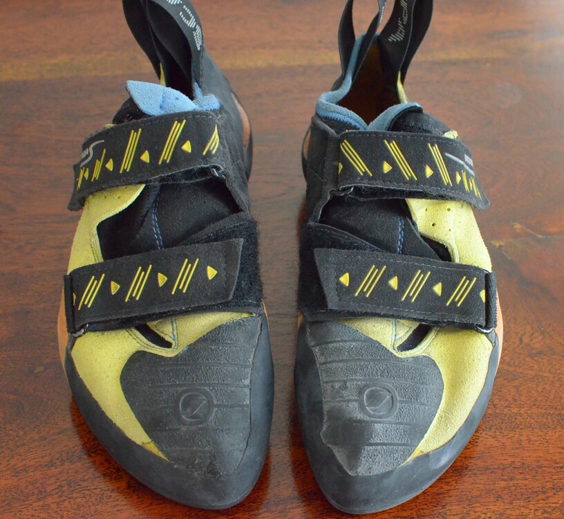 FS: Shoes 8, 38-40 (some fresh resoles), shorts, biners, and more