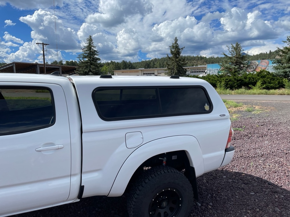 FS: Tacoma topper, Yakima bars, Metolius triple crash pad