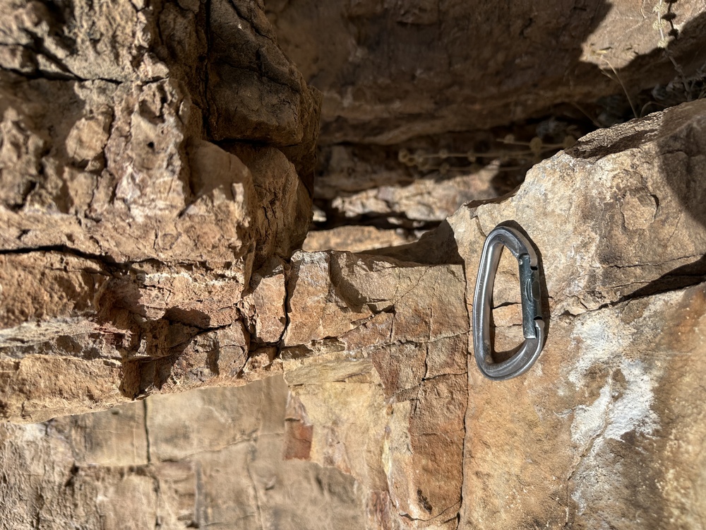 Large detached pillar at Piggy Bank - Shelf Road