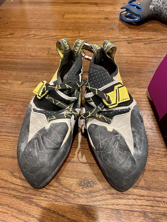 2 pairs La Sportiva Solutions
