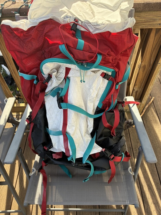 FS: Mountain Hardwear AMG 105 Pack *Price Drop*